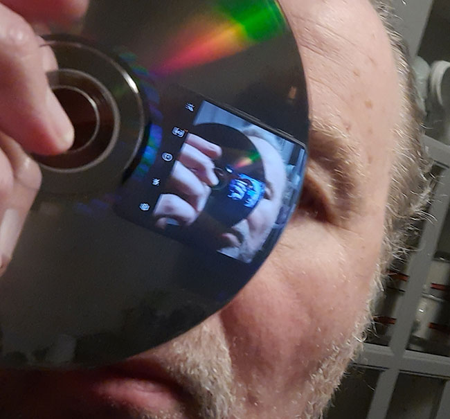 Arn-Identified Flying Objects And Alien Friends – Smash – Thoughts ...